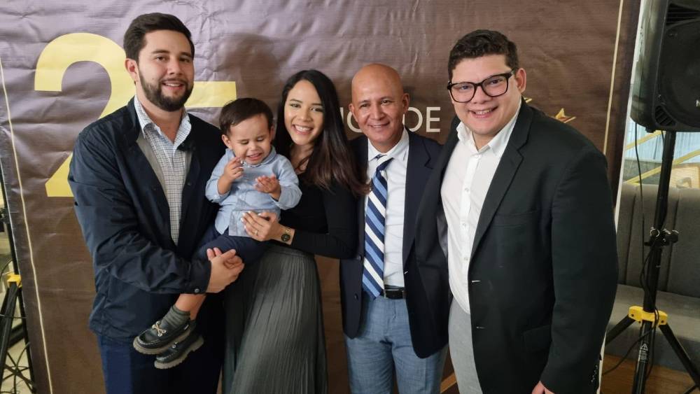 ¡25 años de fútbol! Edwin Banegas recibió homenaje por su trayectoria ...