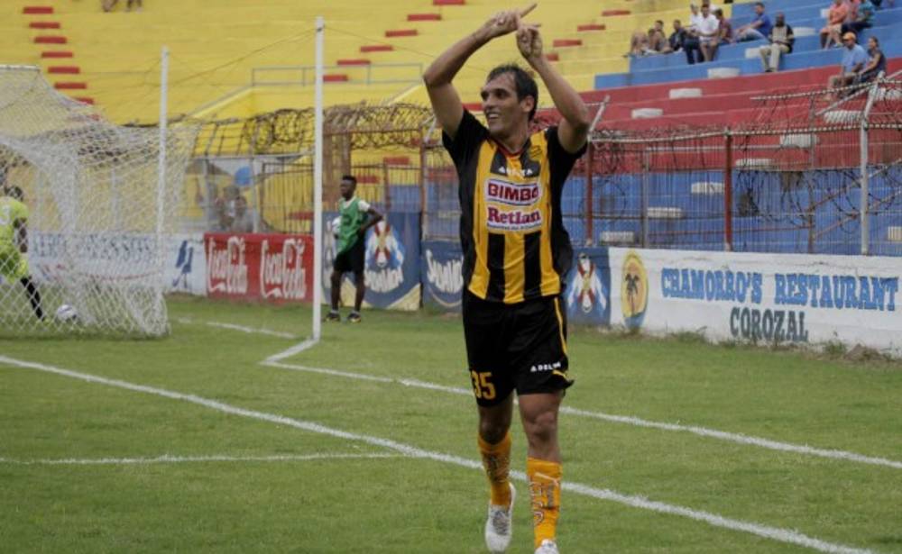 Cardozo es el primer jugador que anota tres veces un gol inaugural en ...