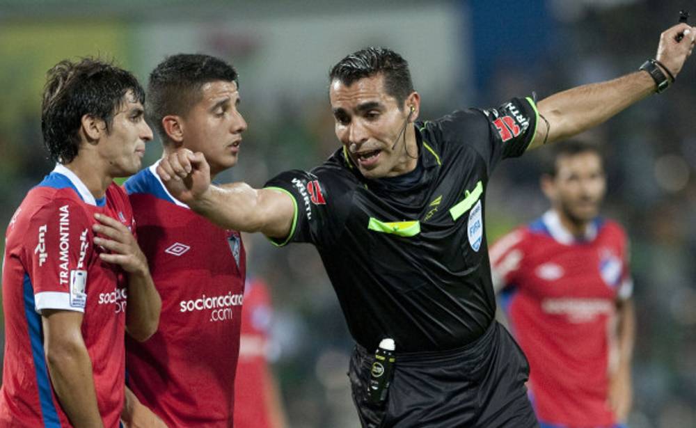 'Chiquidrácula' expulsa a jugador a los 20 segundos de juego