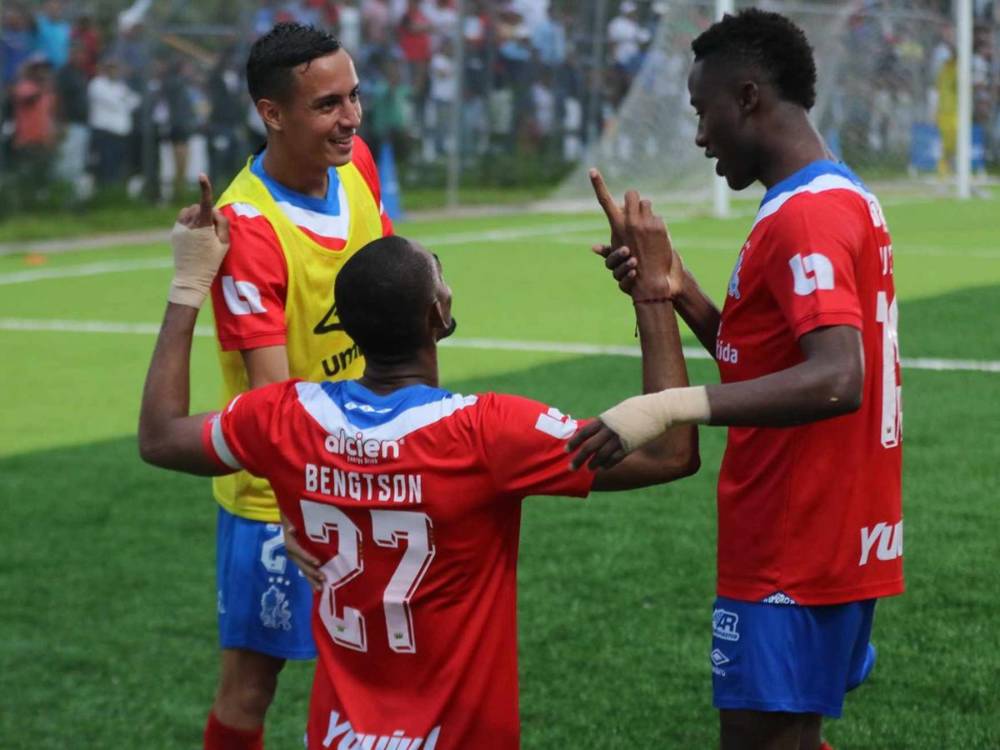 Kevin Güity, el asistidor en el récord de goleo de Jerry Bengtson: “A ...