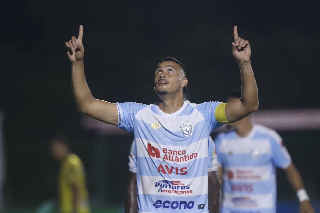 Ángel Tejeda, con 35 años, volvería al extranjero y lo dirigirá un ...