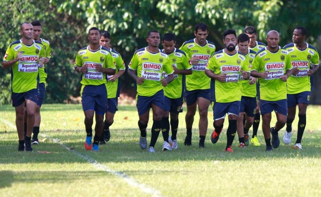 Real España ya entrena bajo el mando del 'Sheriff' Javier Delgado