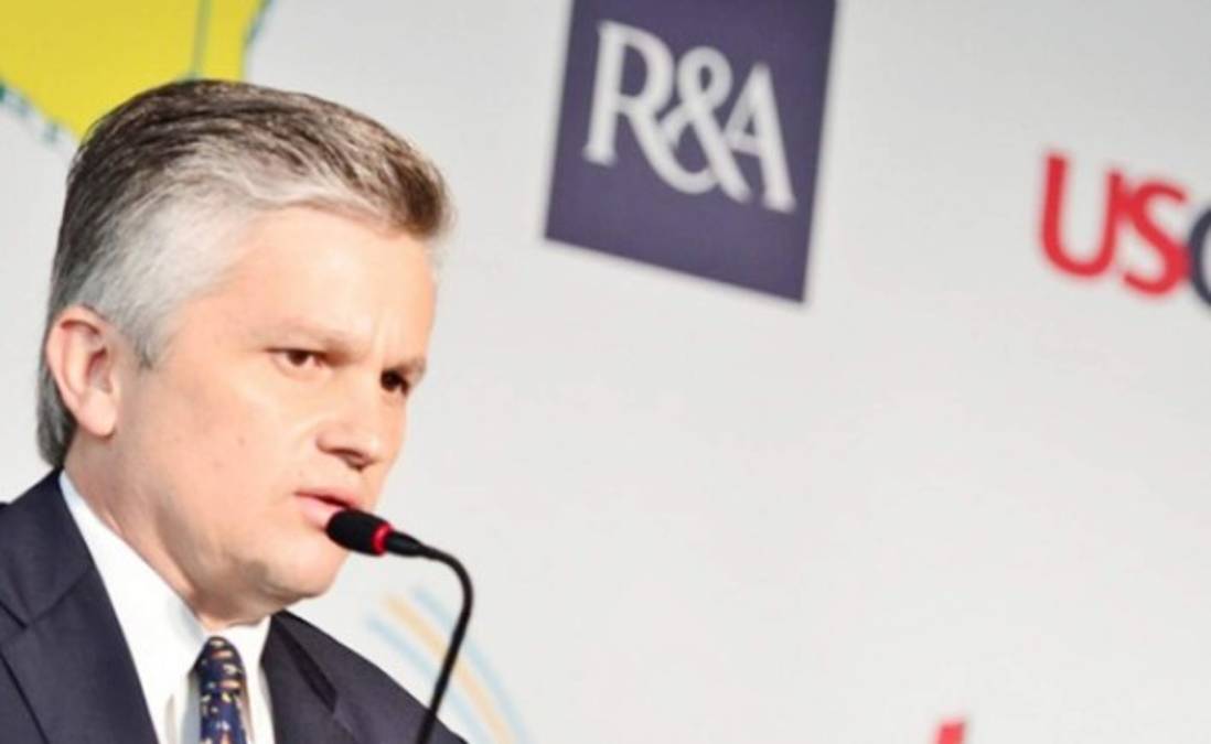 John Sutcliffe presenta su libro 'Reportero de Cancha'