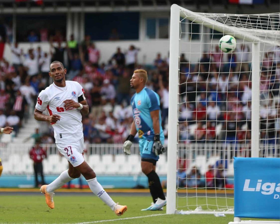 Jerry Bengtson no se cansa de anotar goles en la Liga Nacional de ...