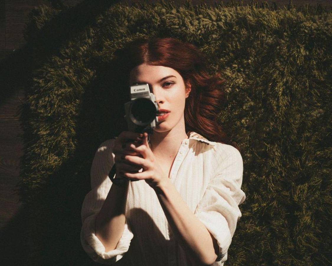 En fotos: conoce a Manon Gage, la guapa actriz que interpreta seis ...