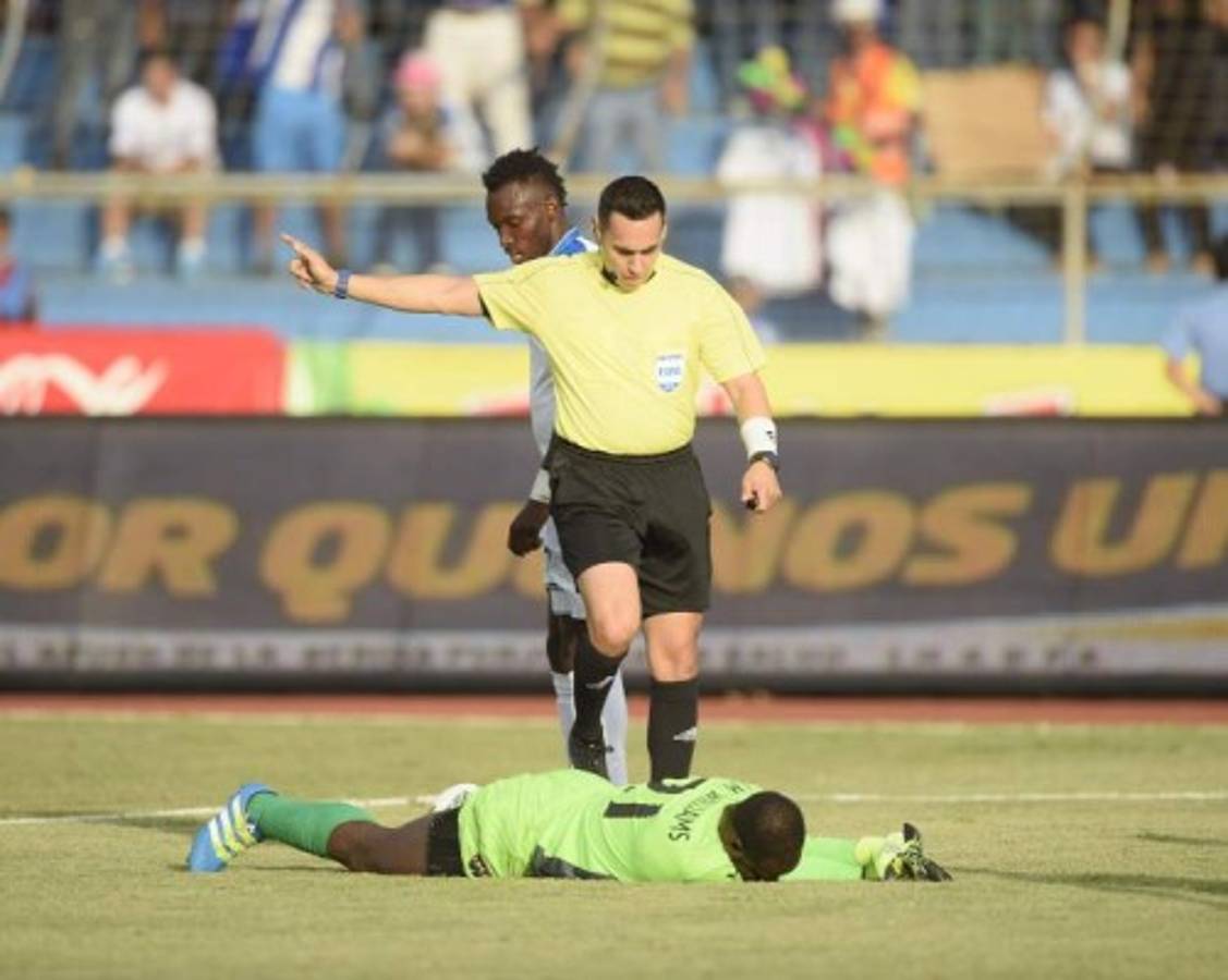 Mario Moncada asigna un 100 para el árbitro del Honduras-Trinidad ...
