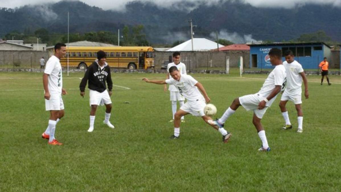 Nelson Portillo, 16 años jugando en Yoro FC