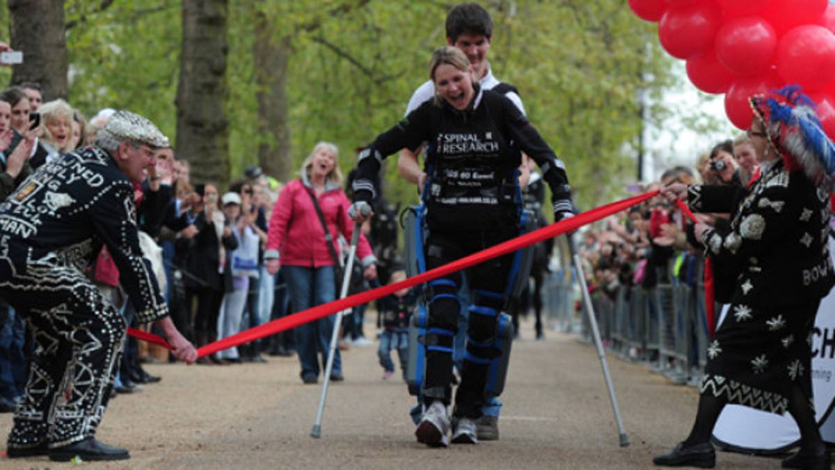 Mujer paralÃ­tica completÃ³ maratÃ³n de Londres con piernas biÃ³nicas