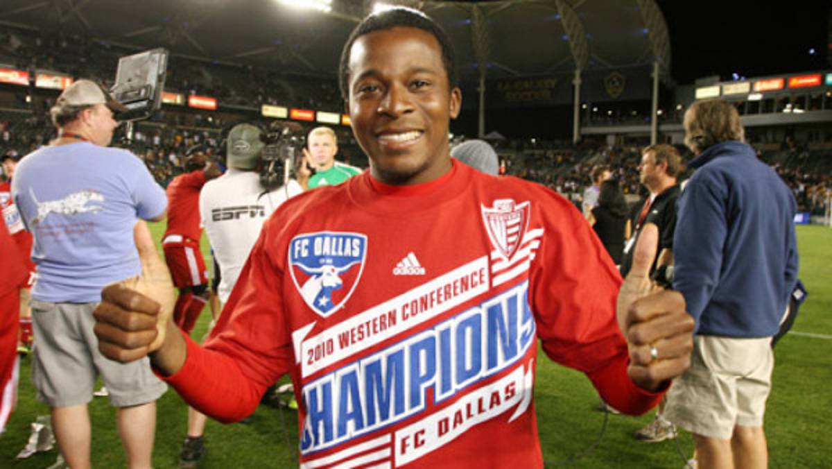 Marvin ChÃ¡vez renueva con el Dallas