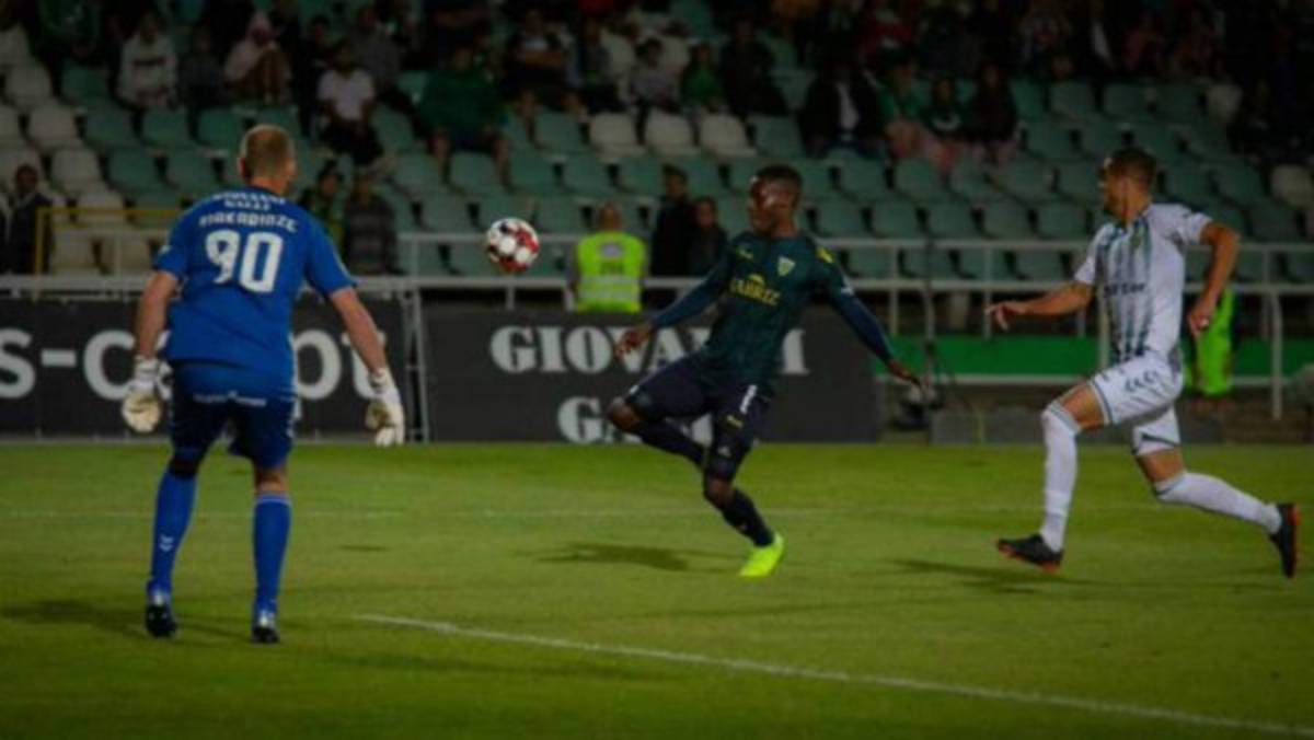 Román Rubilio Castillo y la pesadilla que vive con el Tondela de Portugal