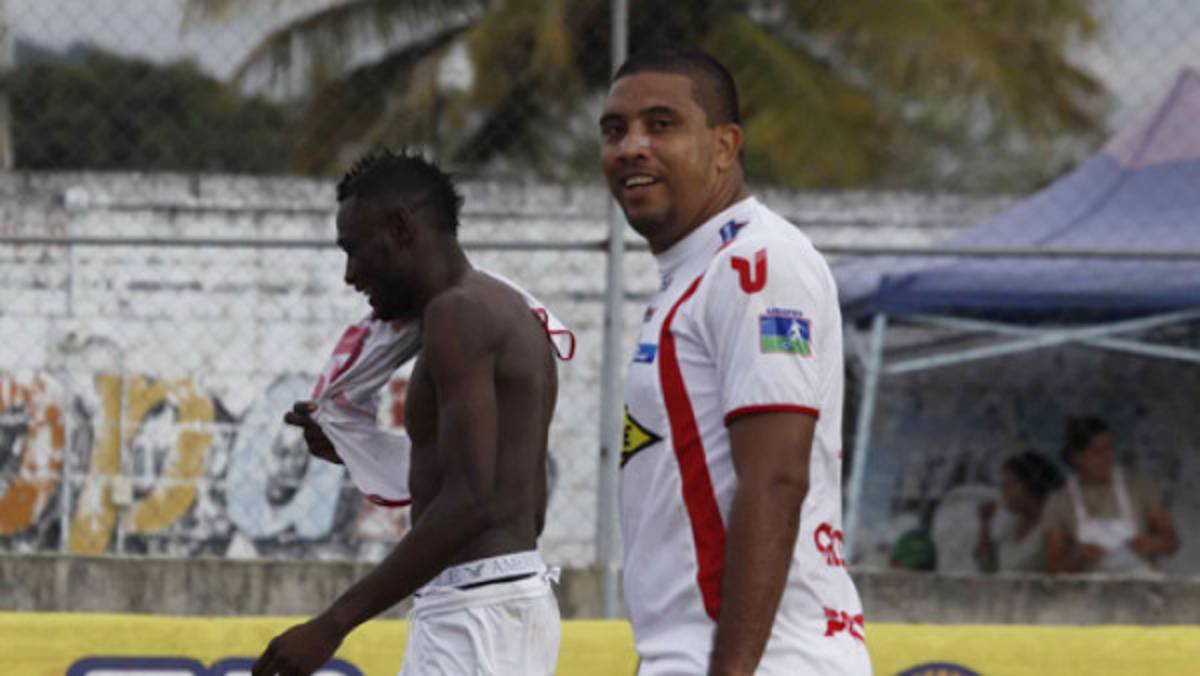 Ney Costa dice que RaÃºl Castro siempre lo expulsa