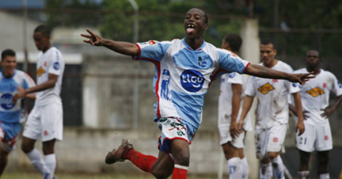 Elroy Smith, apunta hacia Necaxa