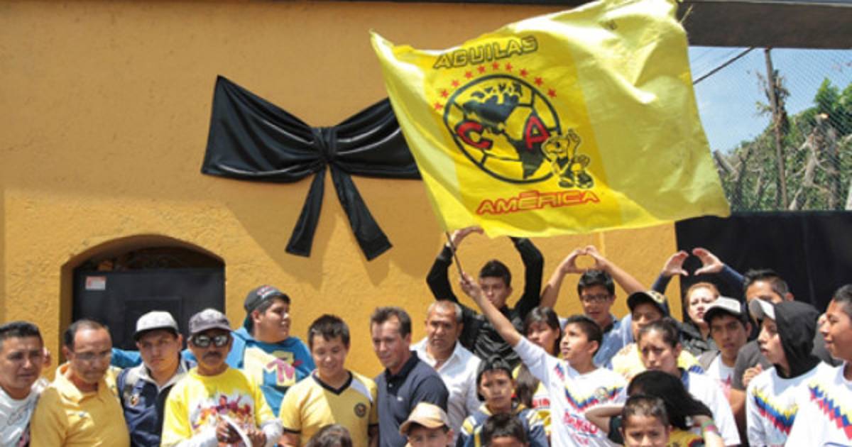 Aficionados del AmÃ©rica recuerdan a 'Chuchoâ BenÃ­tez