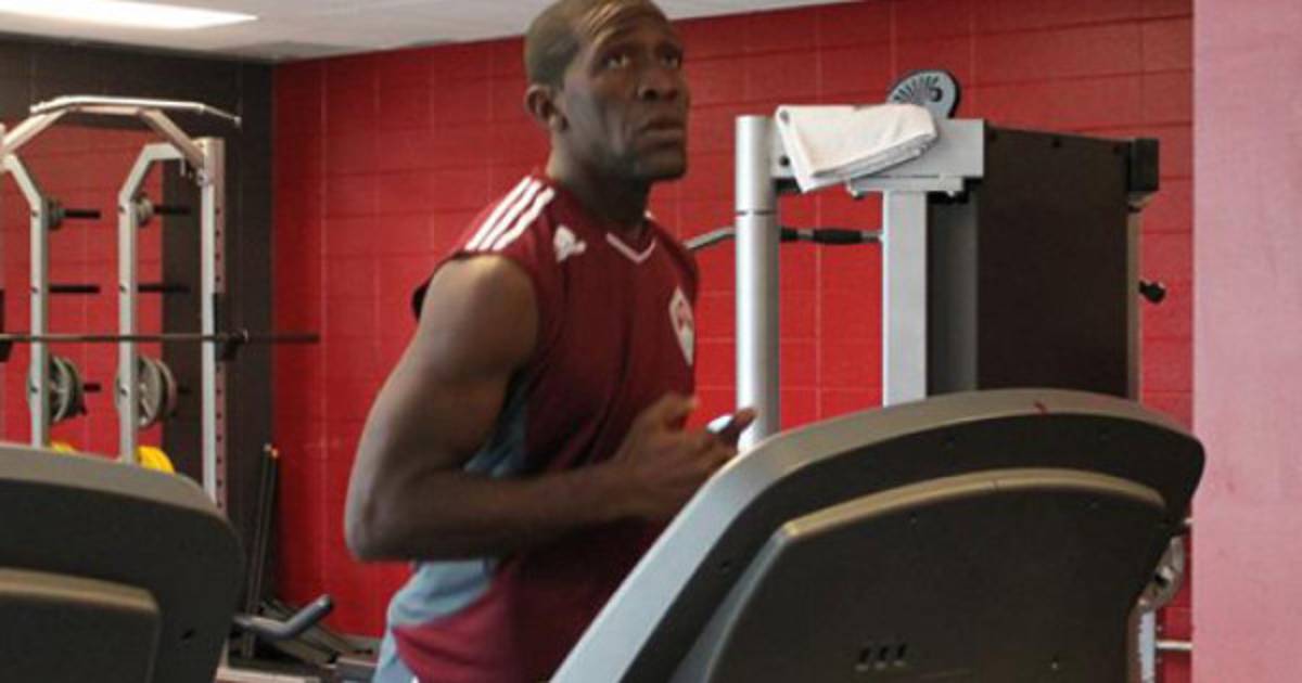 Hendry Thomas estÃ¡ fijo en el Colorado