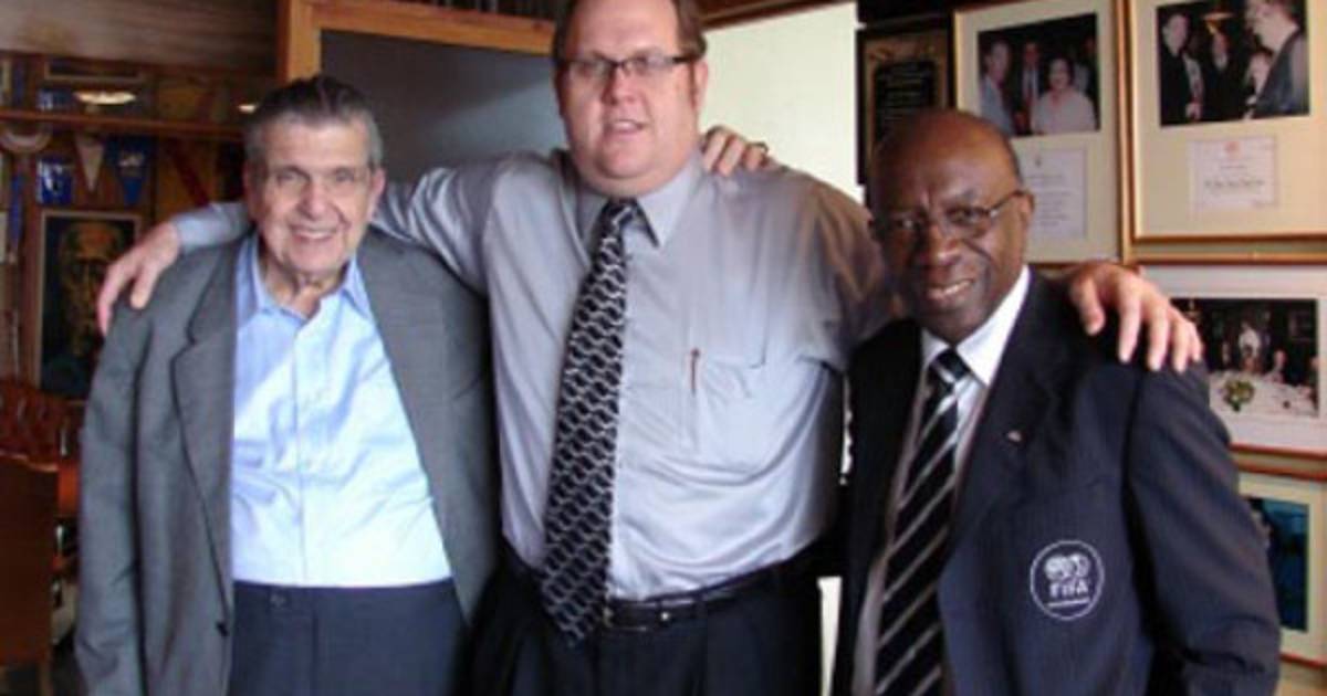 Muere dirigente de Costa Rica Isaac Sasso
