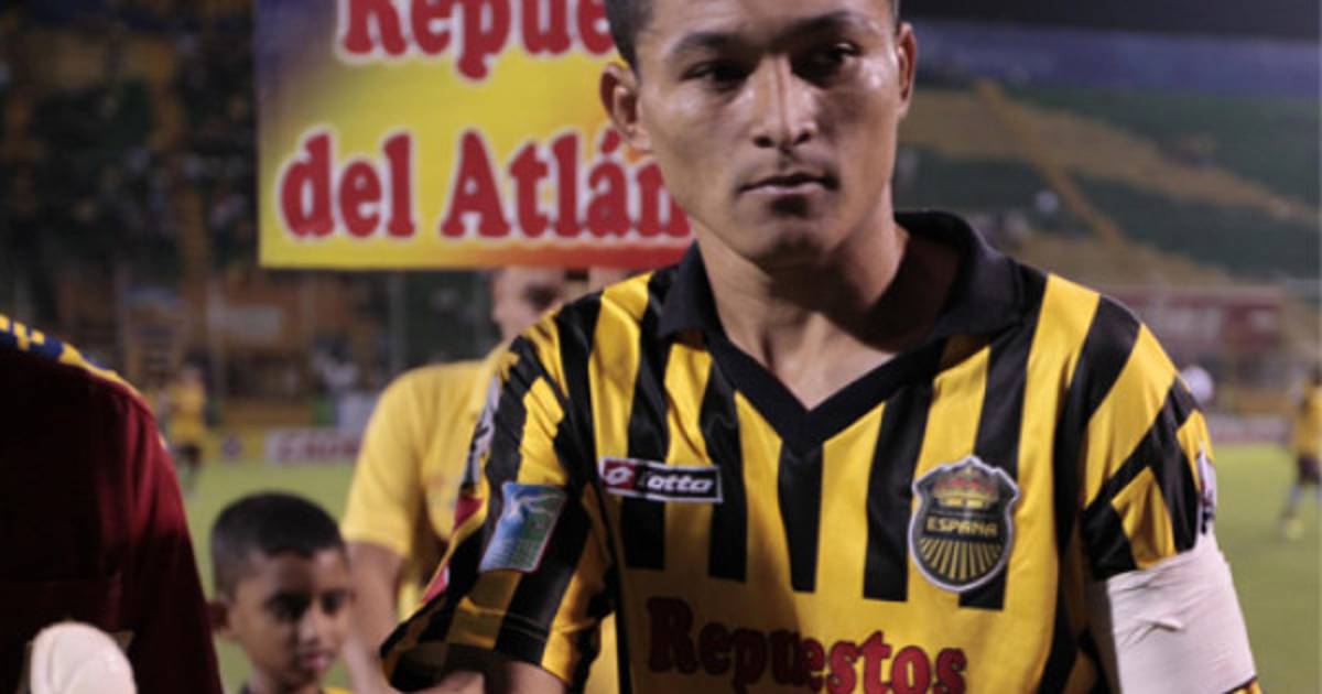 El gafete de capitÃ¡n que tuvo que utilizar Edder Delgado