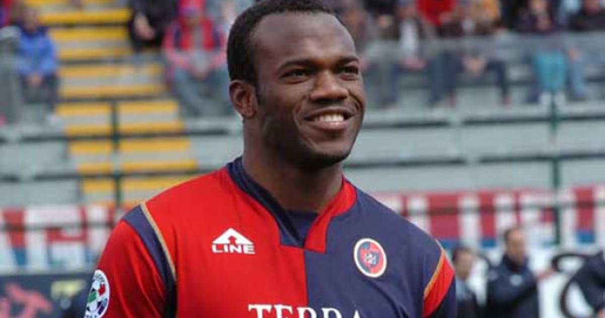 En Cagliari piden el regreso de David Suazo