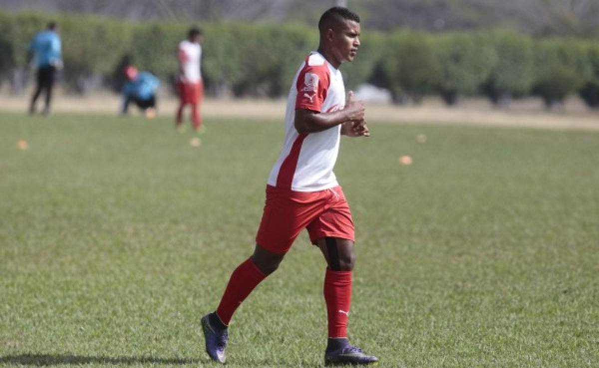 Óscar Salas sigue entrenando por separado