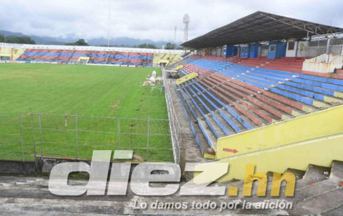 EN FOTOS: Abandonado y viejo, así luce el triste estadio de La Ceiba