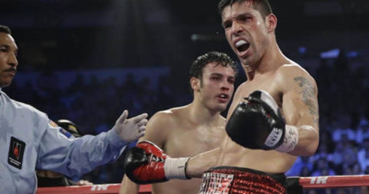 'Maravilla' vence a Julio CÃ©sar ChÃ¡vez Jr.