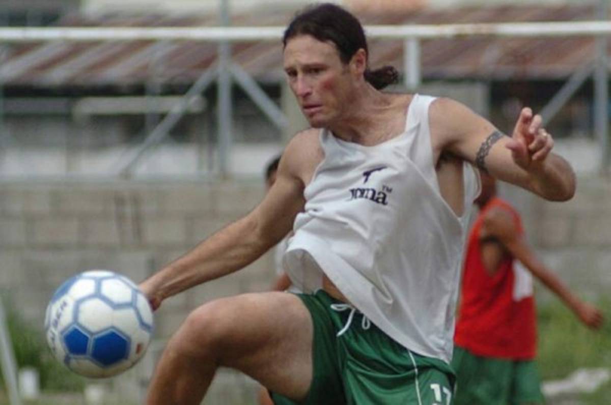 Simovic: 'De deber al banco 30 por la casa pasamos a 60 y decidimos irnos'