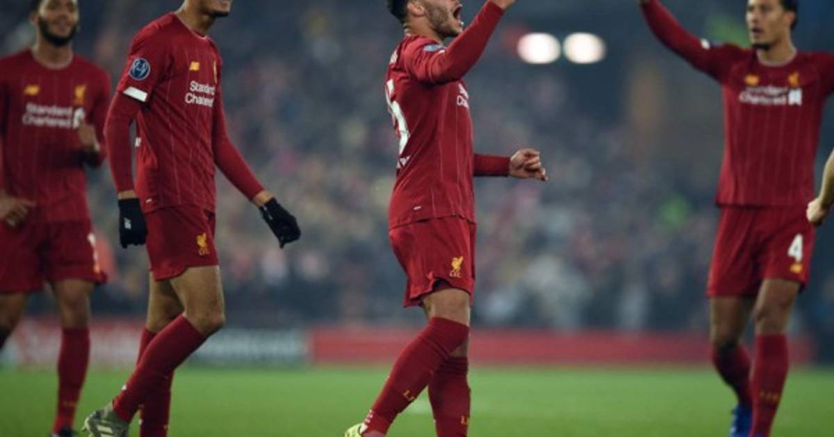 Oxlade-Chamberlain le da la victoria y el liderato del grupo al ...