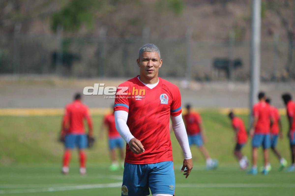 Kevin López entrenó separado del grupo por una sobrecarga muscular ...
