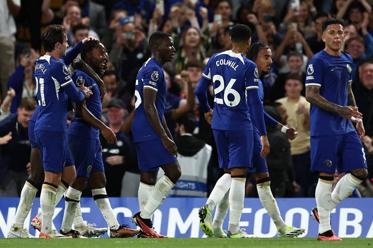 Chelsea, de la mano de Sterling, consigue un doblete y sonríe con sus ...