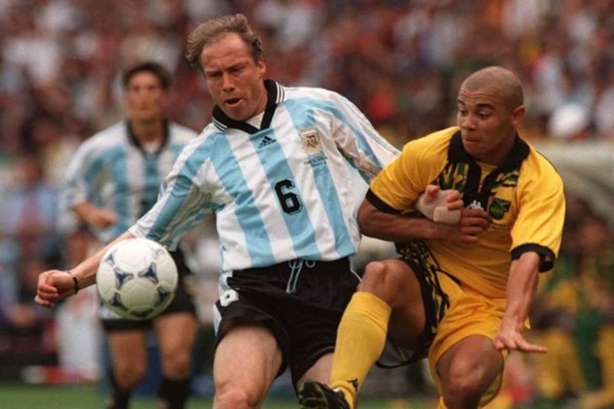 Deon Burton, el último mundialista jamaiquino en retirarse del fútbol