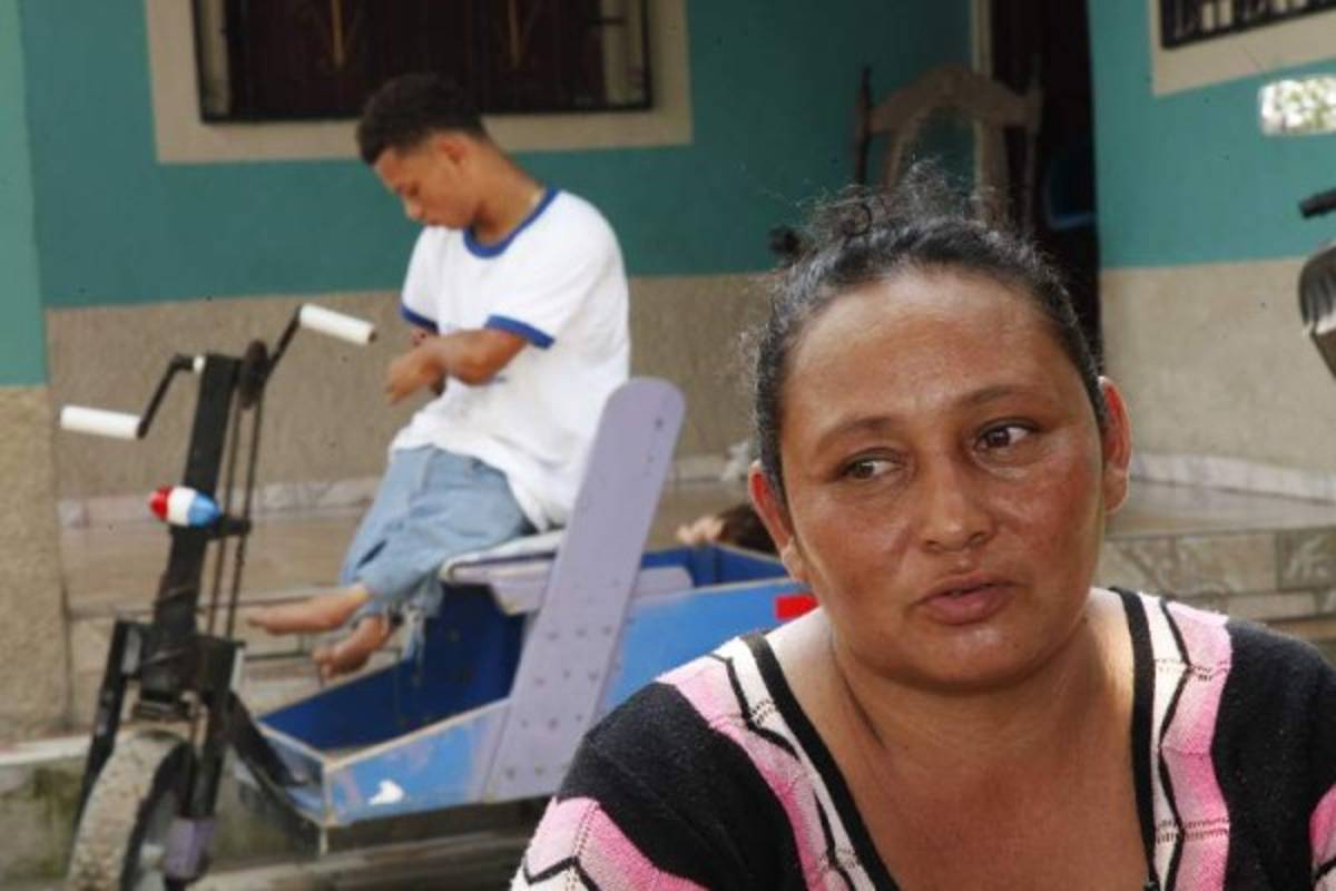 La historia de Elmer Espinal, el delantero que golea con el alma