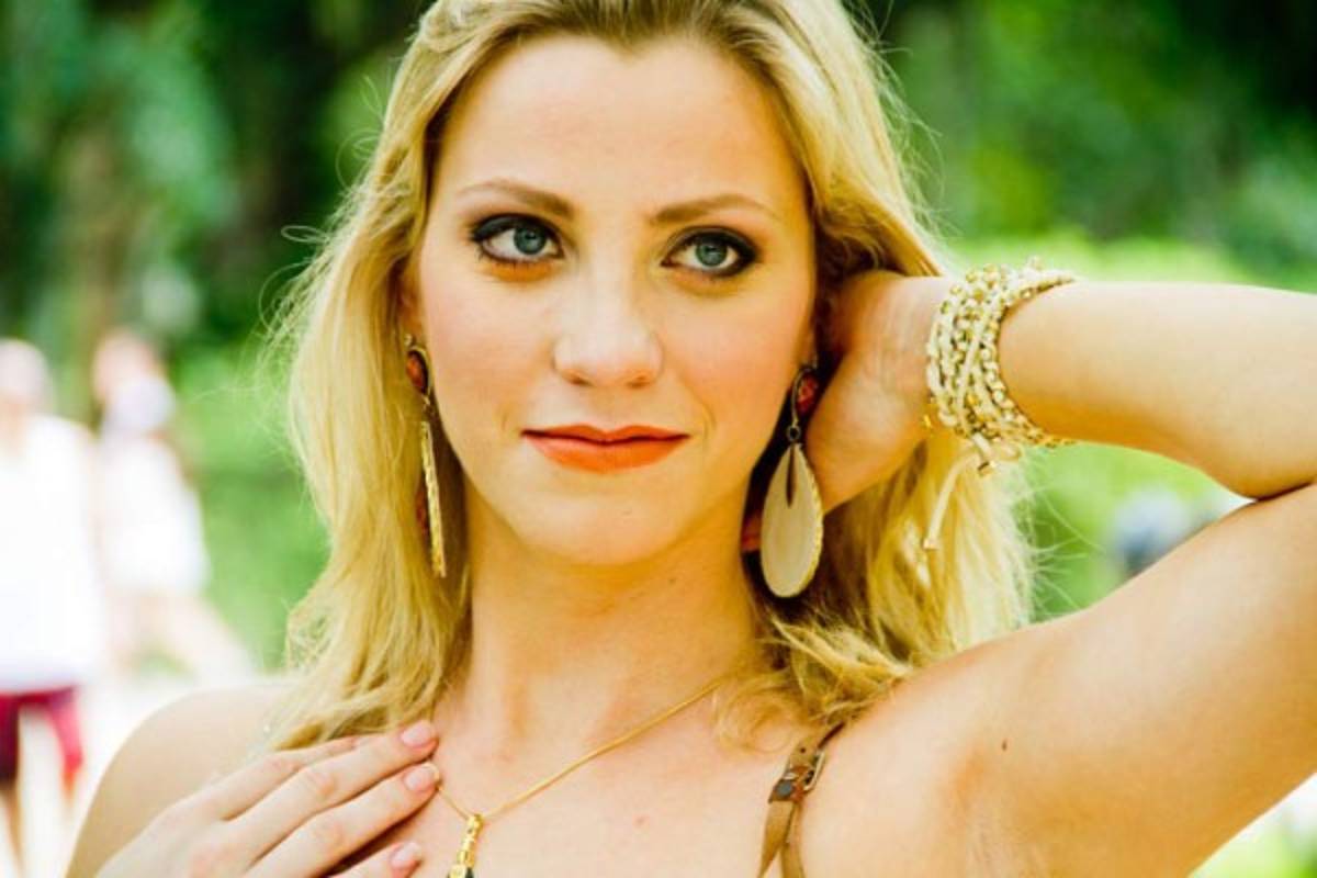 Fernanda Colombo, la árbitro asistente más sexi del mundo