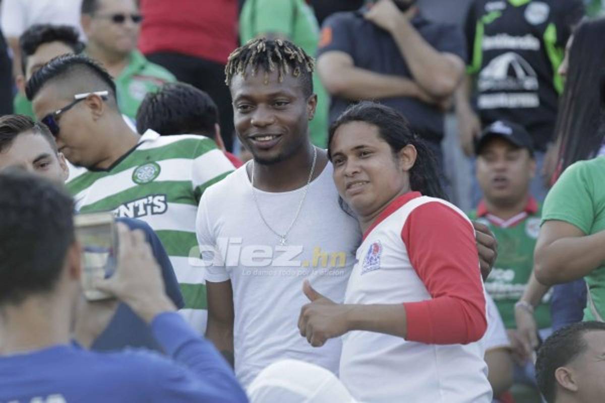 No se vio en TV: El saludo entre Manolo y Vargas, Kevin en la gradería y la chica en la malla