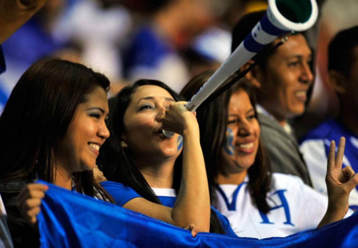 SelecciÃ³n de Honduras recibe el apoyo de su aficiÃ³n