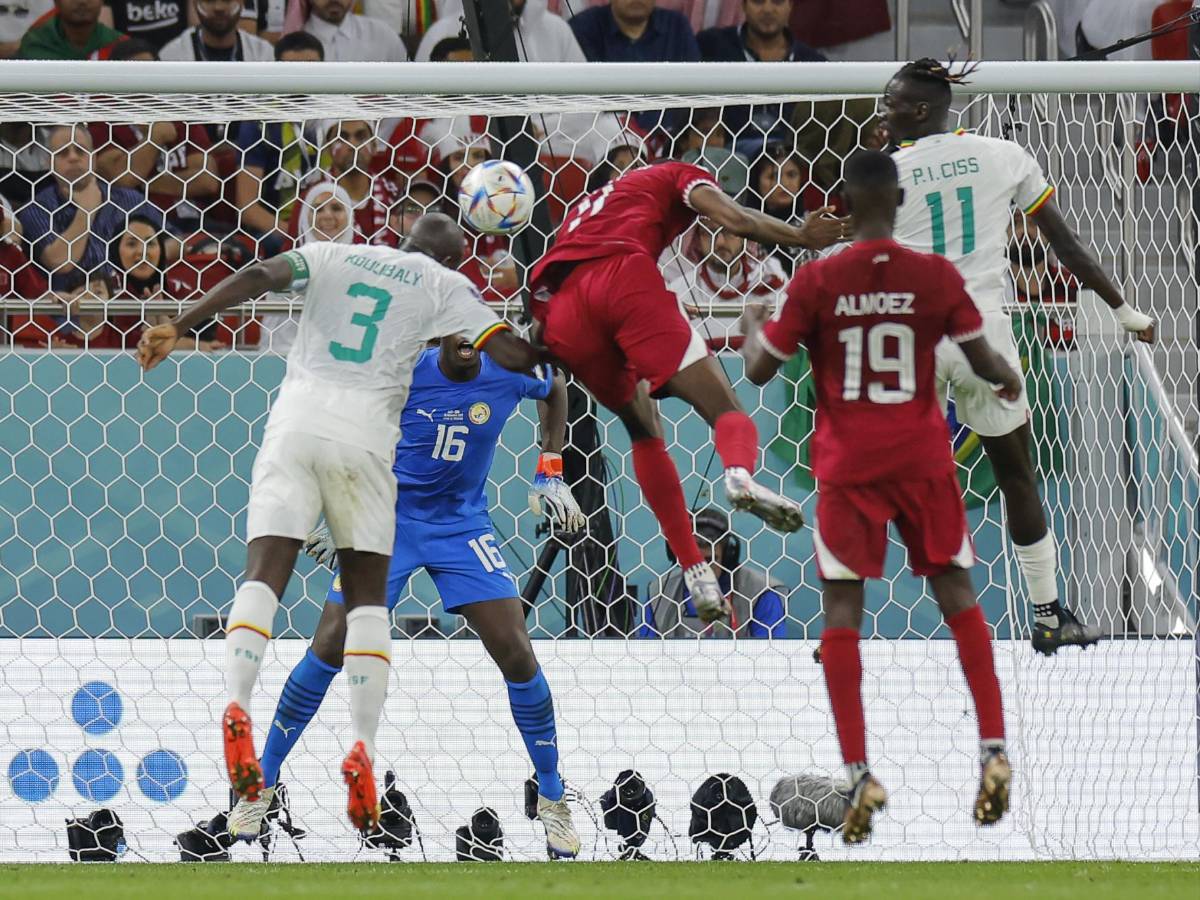 El primero de los anfitriones: el espectacular testazo de Mohammed ...