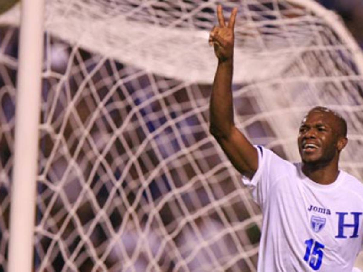 David Suazo regresó con gol a Honduras