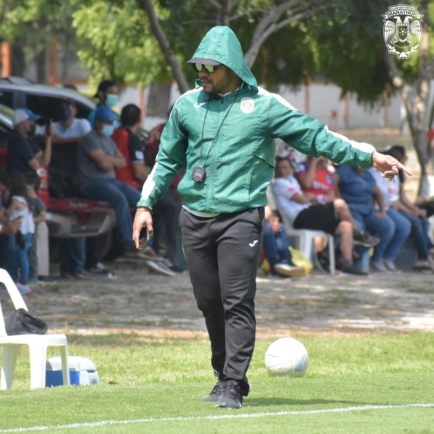 ¿Por qué no triunfó en la Selección? Emil Martínez y su nueva faceta ...