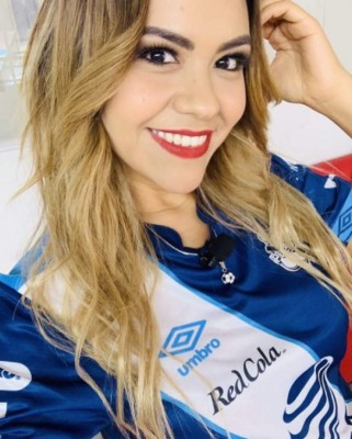 La bella reportera que sufrió acoso de un hincha durante transmisión de ...