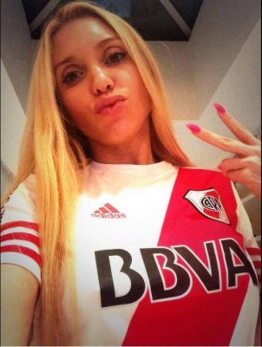 Melisia, la cantante argentina fanática del River Plate