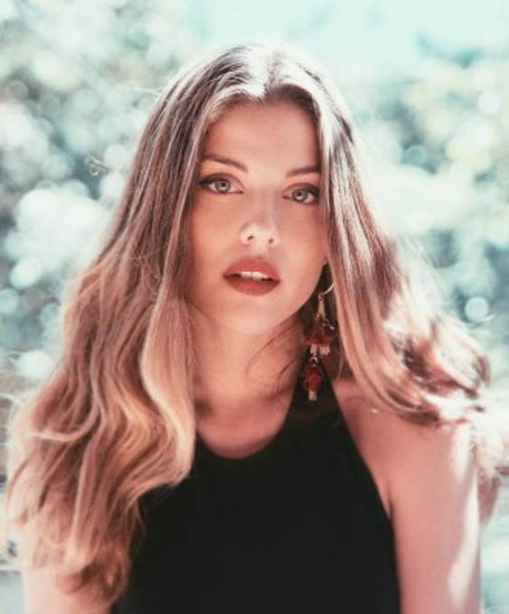 Laura Ortega, la espectacular novia del campeón costarricense de velocidad