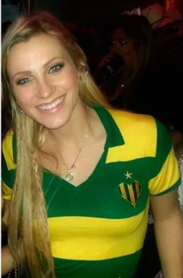 Fernanda Colombo, la árbitro asistente más sexi del mundo