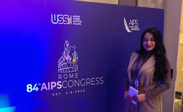 Kenia Torres, periodista de Diez TV, es galardonada en Italia con el premio “Abelardo Raidi” por ...