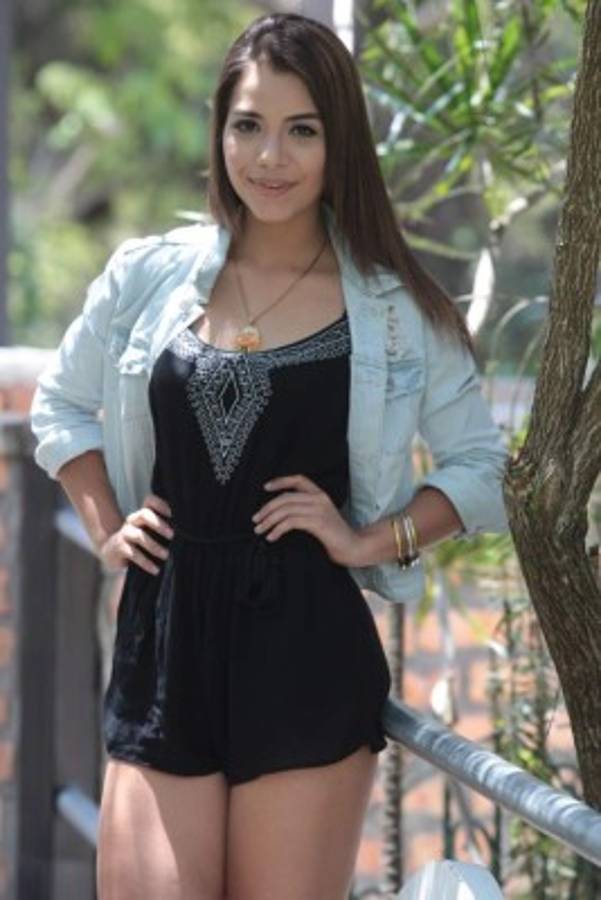 Conoce a Jennifer Funes, la bella modelo y presentadora hondureña