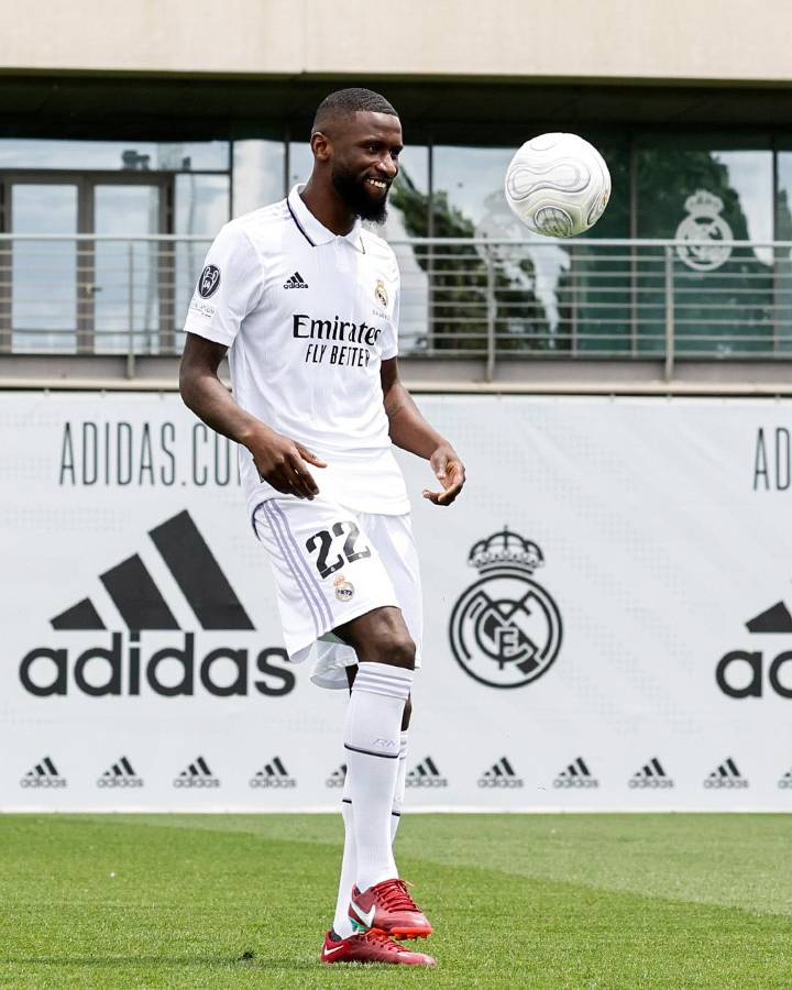 Así fue la presentación de Rüdiger: el detalle con el que se ganó al ...