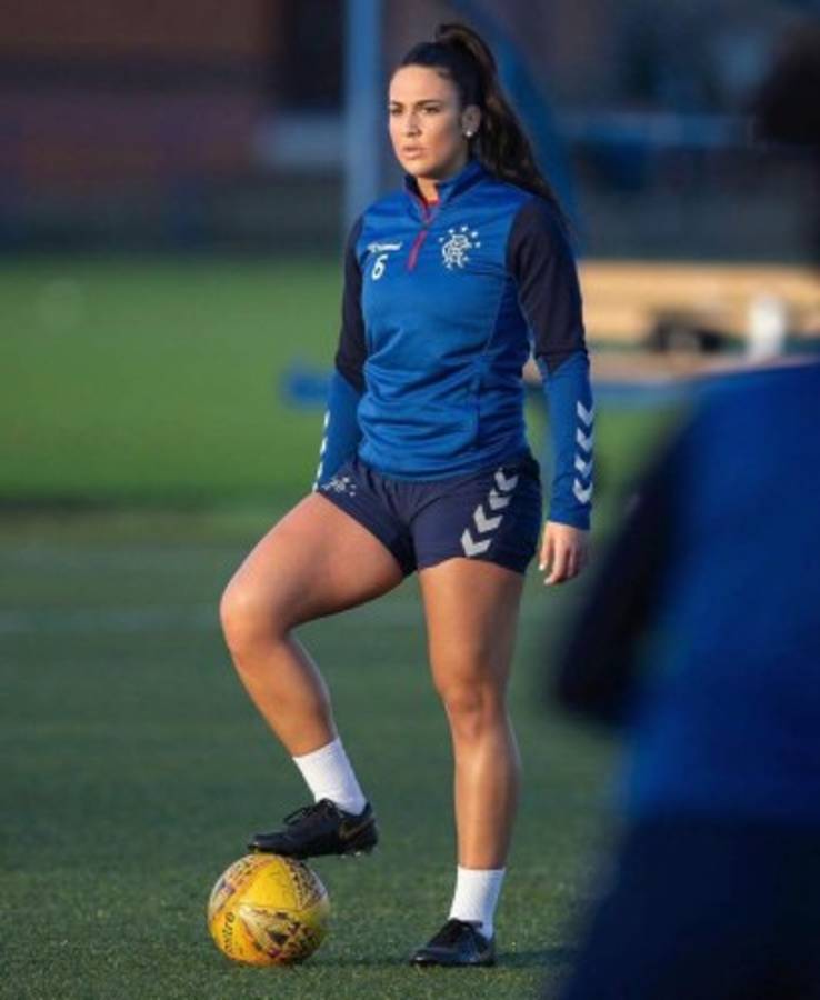 Sonia O'Neill, la bomba sexy venezolana que fichó por el Rangers femenil de Escocia