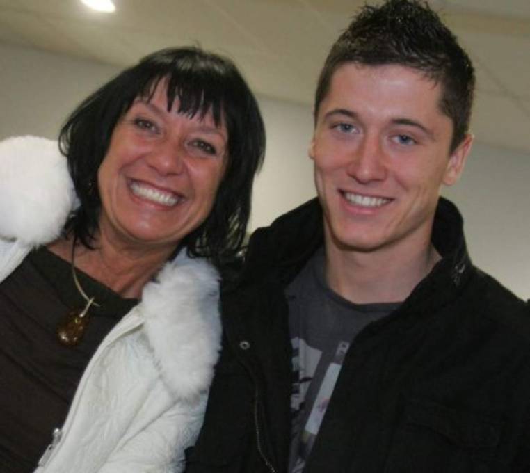 ¿Quiénes son y a qué se dedican? Conoce a las madres de los futbolistas ...