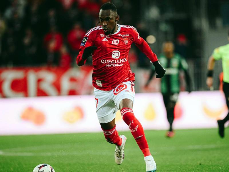 Alberth Elis ingresa de cambio en empate del Brest, pero sigue con su ...