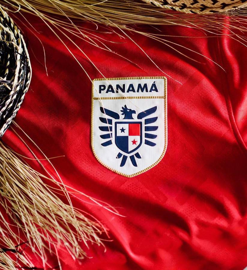 Con renovado escudo: Panamá presentó las nuevas camisas que lucirán en ...