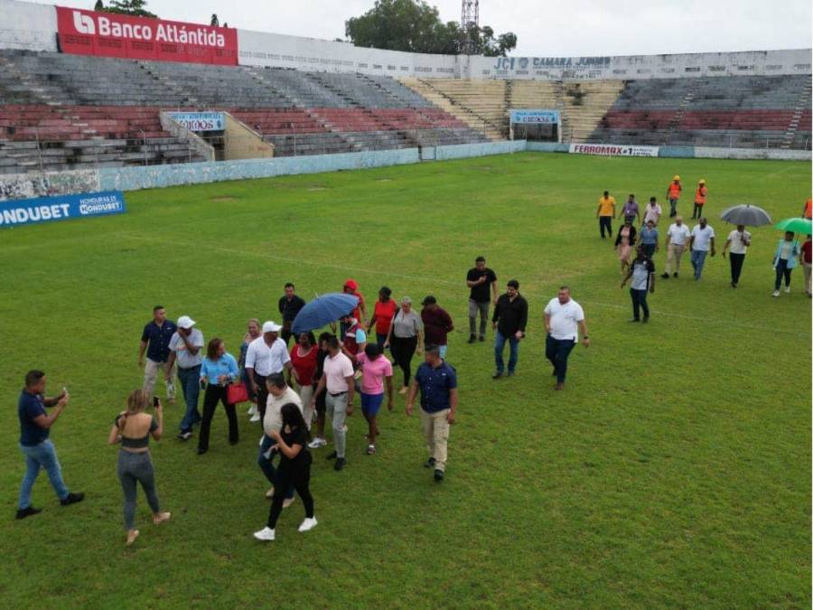 El Estadio Ceibeño cerró sus puertas para la nueva grama híbrida: estos ...