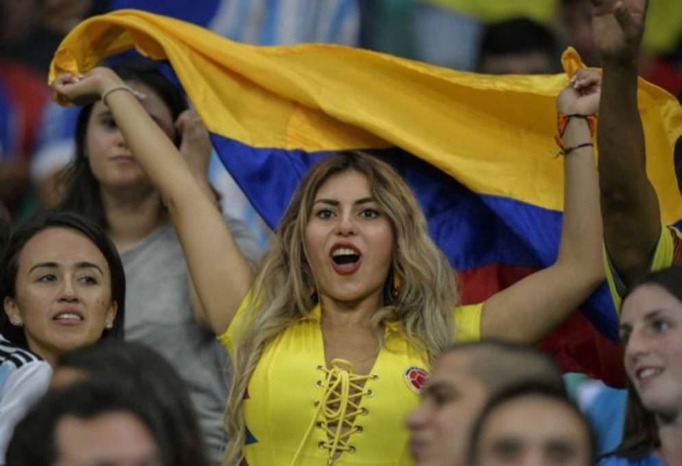 ¡Espectaculares! Las aficionadas más bellas que se han visto en los ...