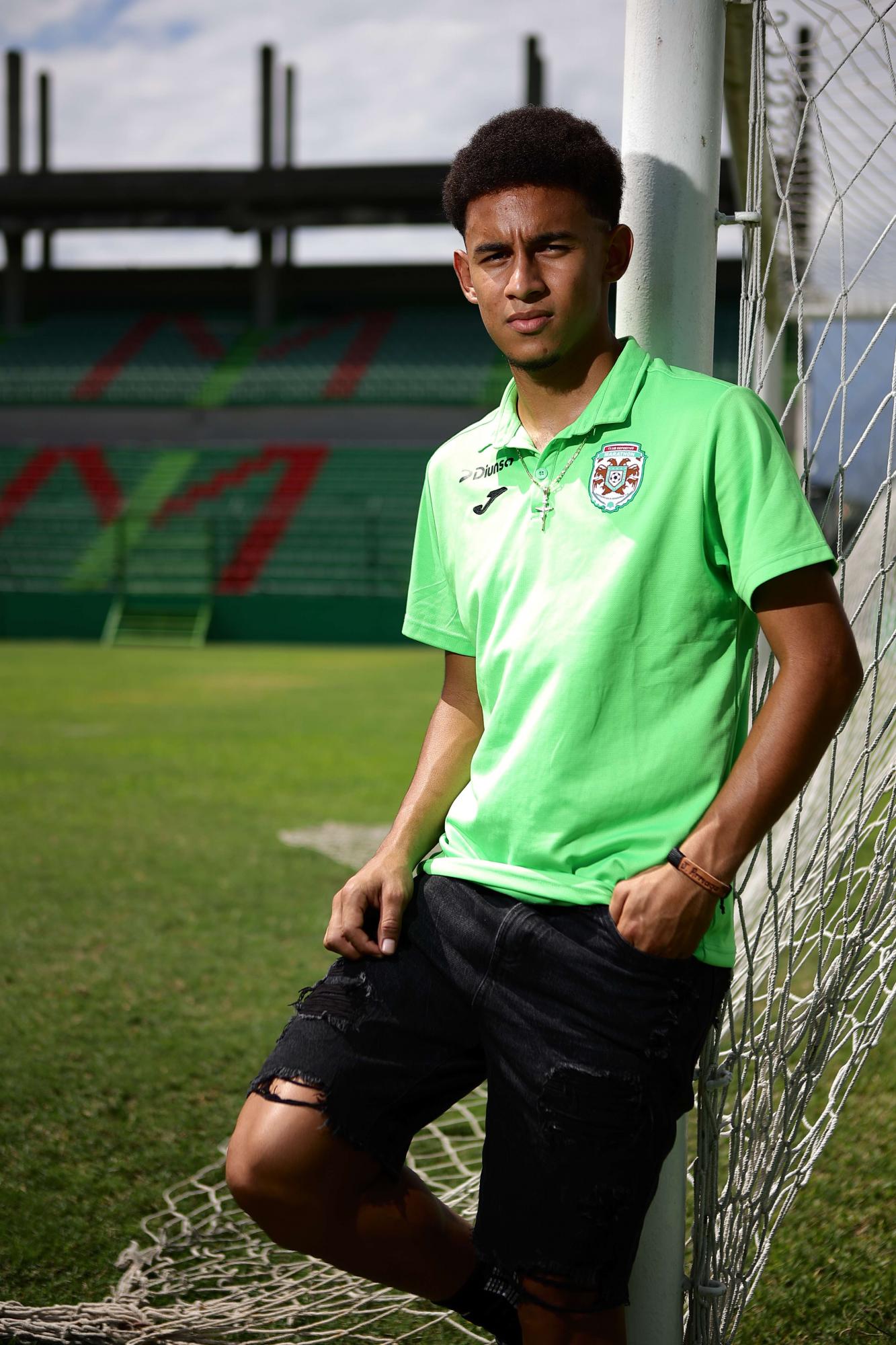 Pensó que no sería futbolista: Javier Arriaga, el cipote que trabajó de ebanista y rechazó a ...